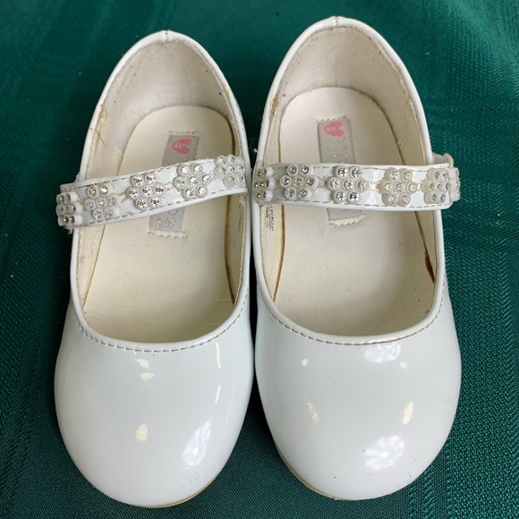 Tip Top Kids | Shoes | Tip Top Girl Size 8 White Mary Jane With Sparkly ...